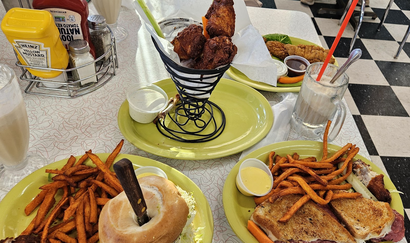 Mr. D'z Route 66 Diner - Kingman Tourism